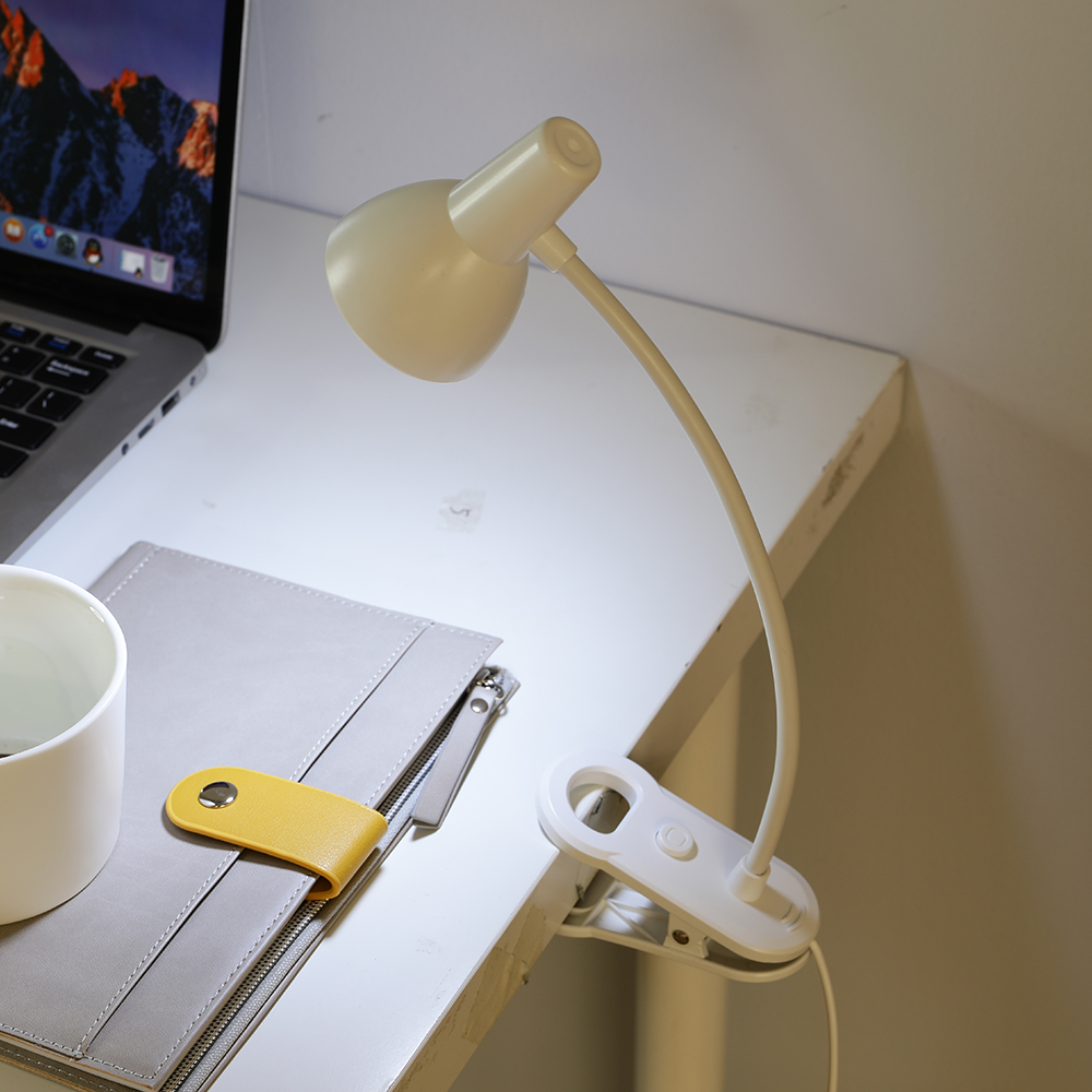 Adjustable Angle Goose Flexible Clip on Reading Light for Reading - Miniso