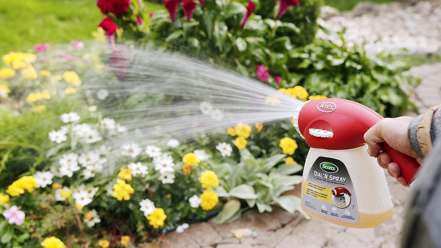 Dial N Spray® Multi-Use Hose-End Sprayer for Liquid Concentrates - Scotts®