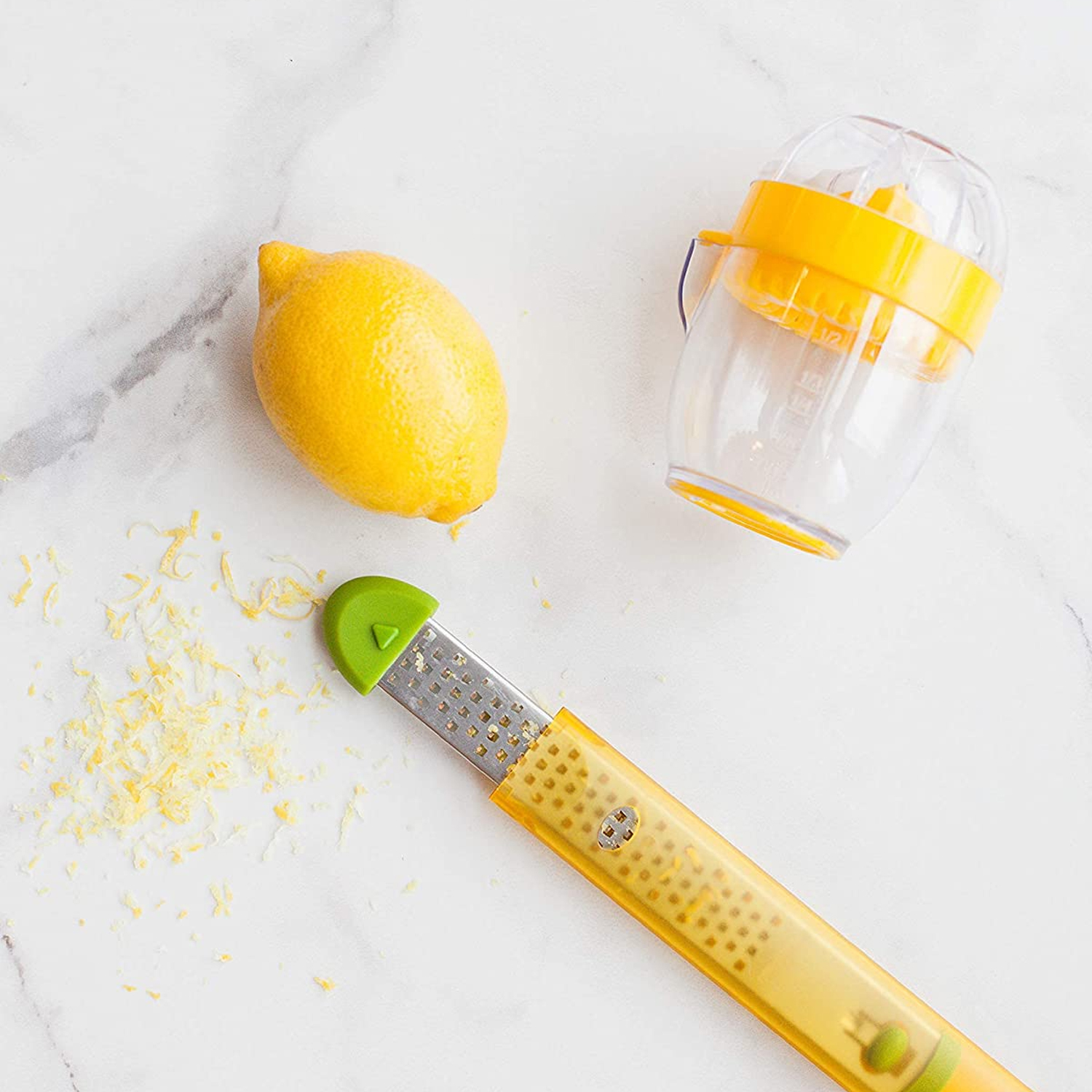 Citrus Juicer, Includes an Integrated Strainer and a Calibrated ...